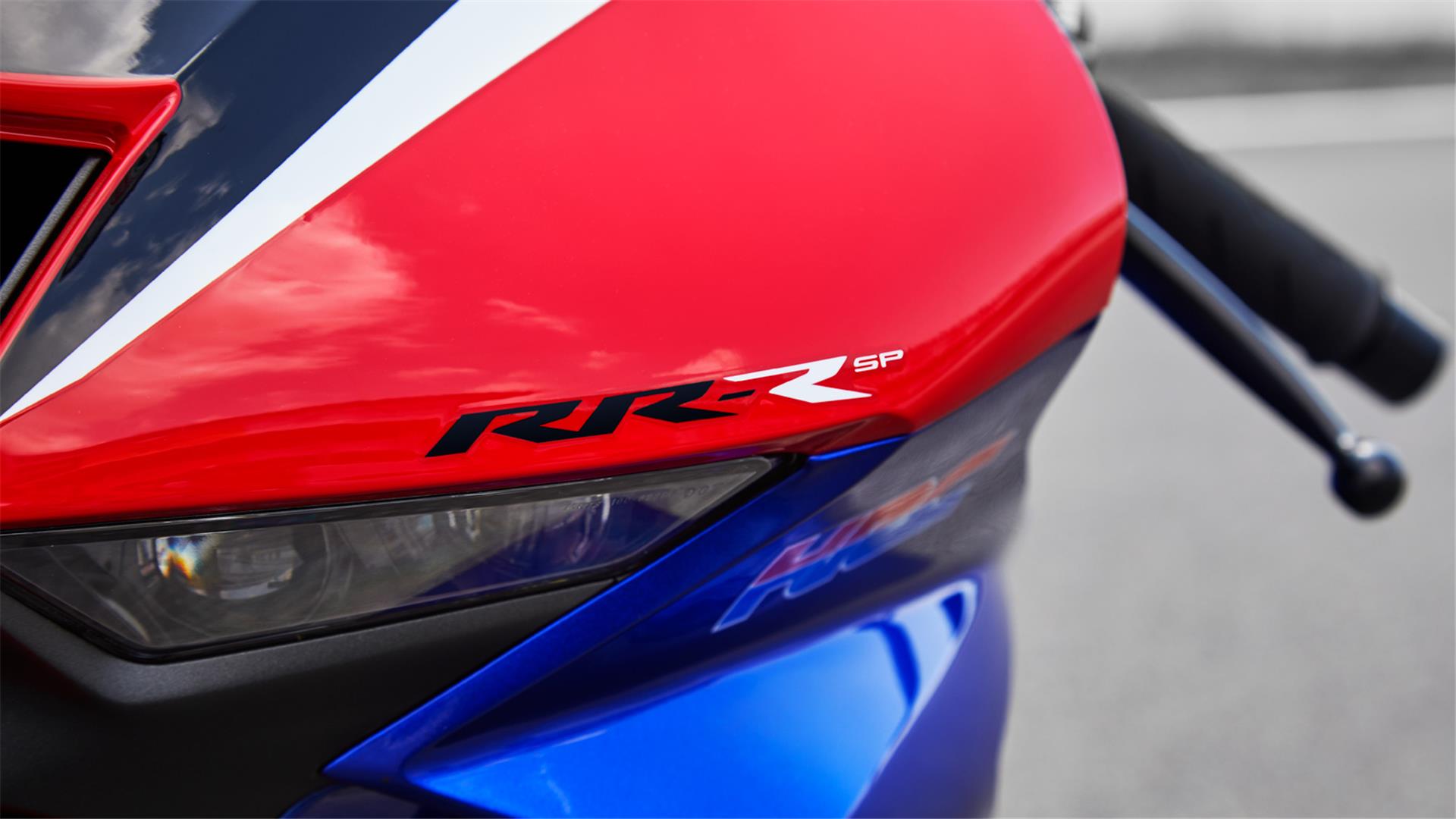 CBR1000R-CBR1000RSP BORN TO RACE - Honda Motorcycles